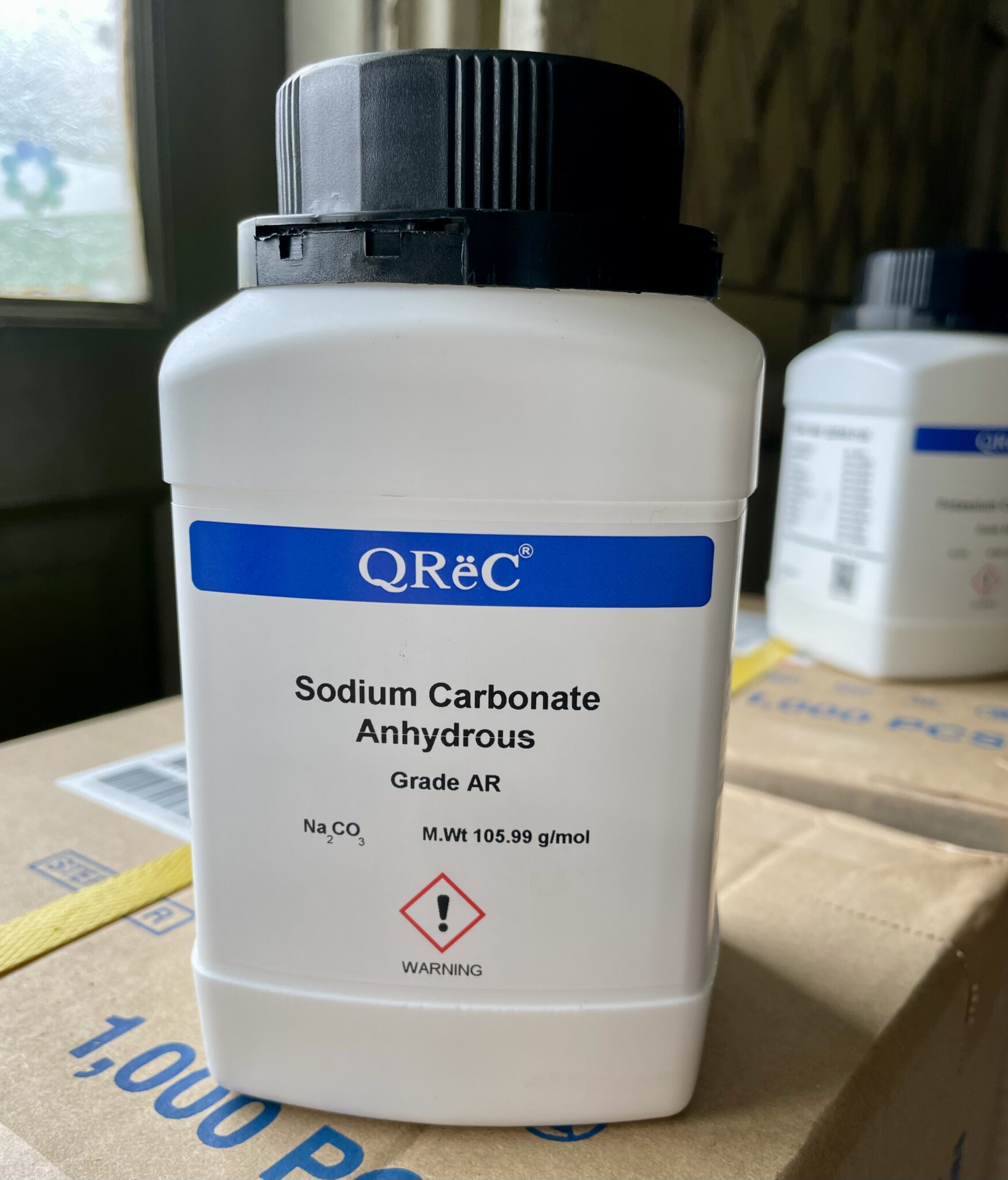 Sod.Carbonate Anhydrous 1kg. Qrec - Earth Chemelab